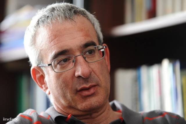 Nobel-díjat kapott a „szegénypárti” közgazdász, Joshua Angrist | Mazsihisz